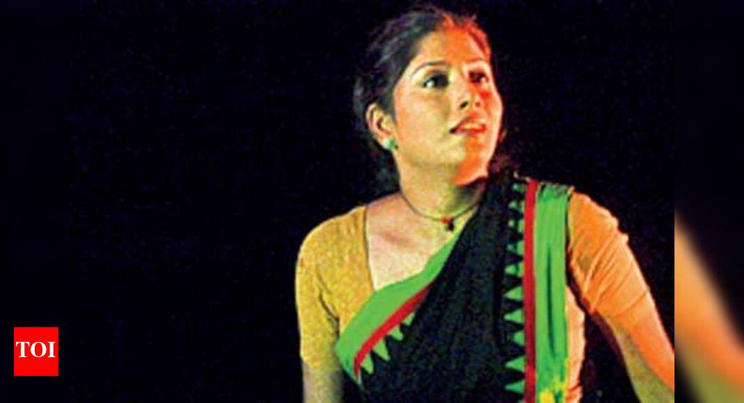 Jaya Seal Ghosh's back on stage | Bengali Movie News - Times of India