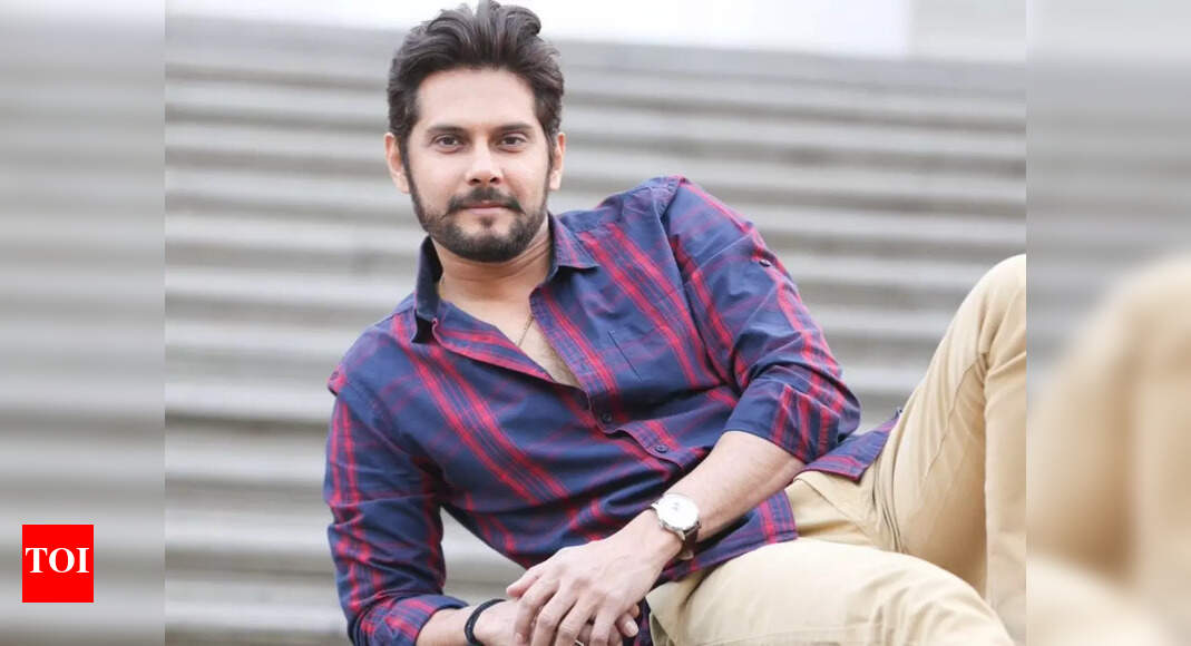 Amar Upadhyay lauds on screen daughter 'Doree'; calls her 'one take ...