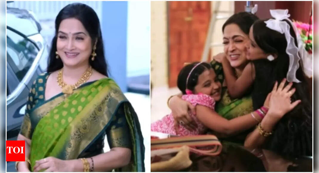 Actress Shari Joins 'Manimuthu' for a special cameo as the show ...