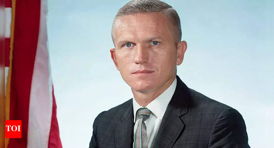 Moon: Frank Borman, astronaut who led first orbit of the moon, dies at ...