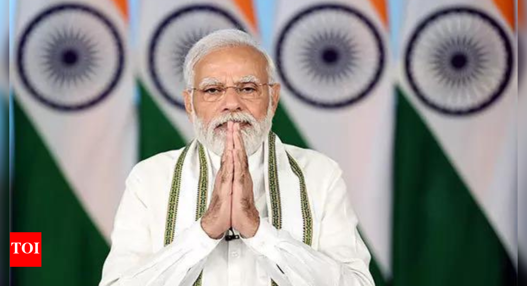 PM Modi pays tributes to freedom fighters Acharya Kripalani, Maulana ...