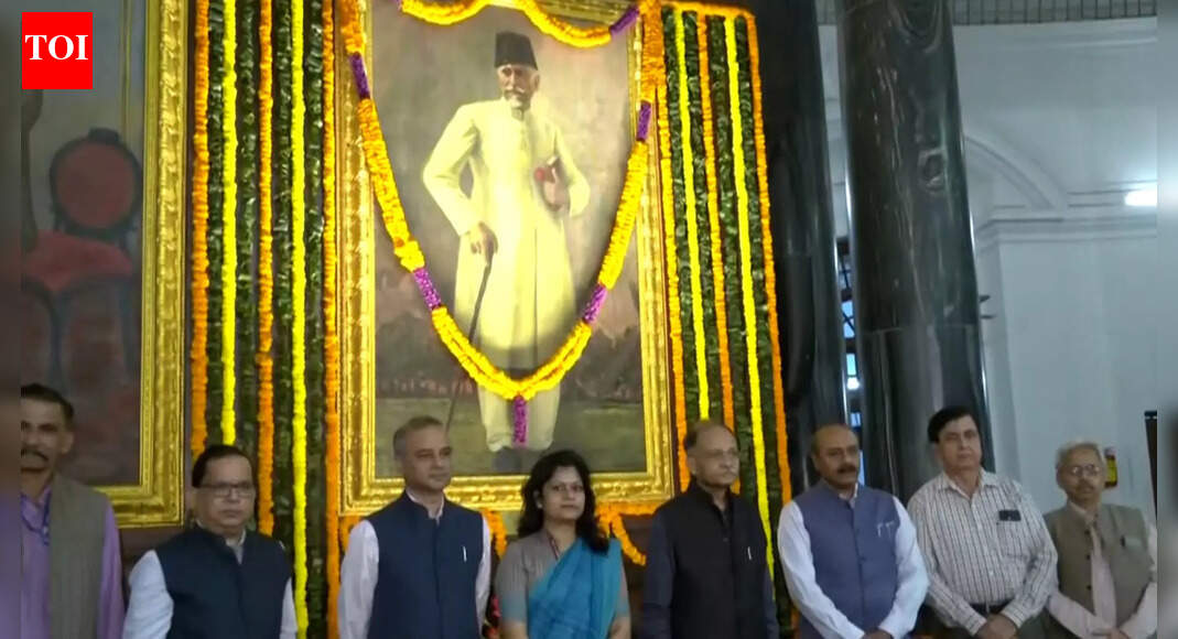 abul kalam azad: Leaders pay tribute to Maulana Abul Kalam Azad on his ...