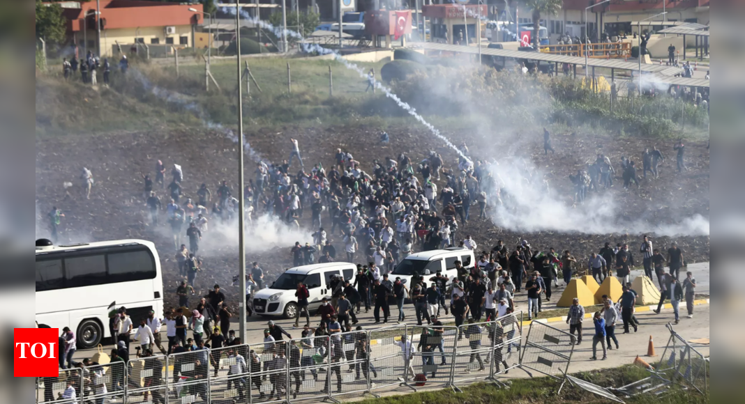 Hamas opens fire at soldiers during evacuation of civilians: Israel ...