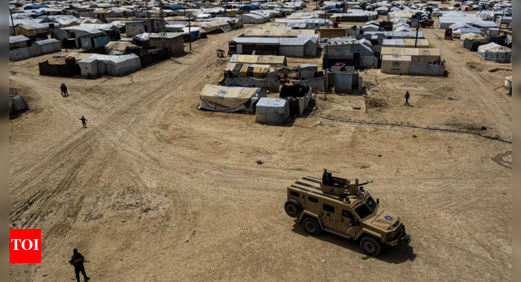 Iraq repatriates over 770 people from Syria camp: security official ...