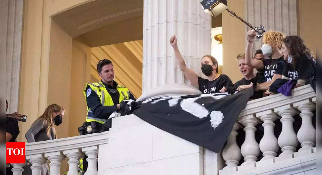 Israeli Consulate: Jewish protesters and allies block Israeli consulate ...