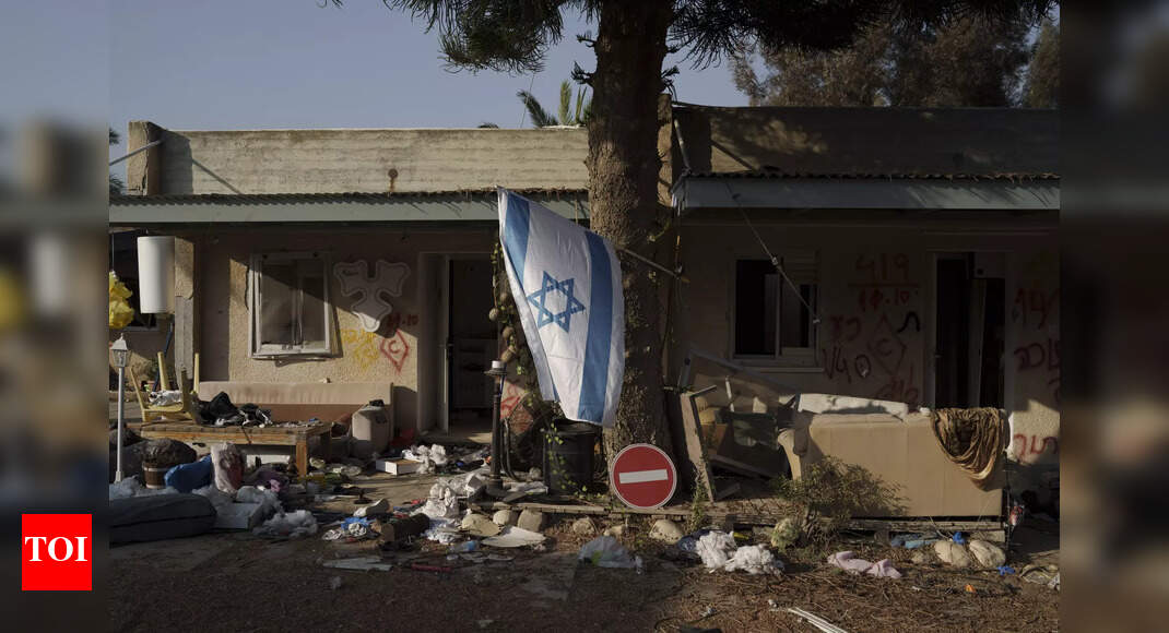 Health Care: Israeli tanks outside Gaza hospital; patients, babies ...