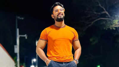 Naleef Gea receives his degree certificate in the most memorable way ...