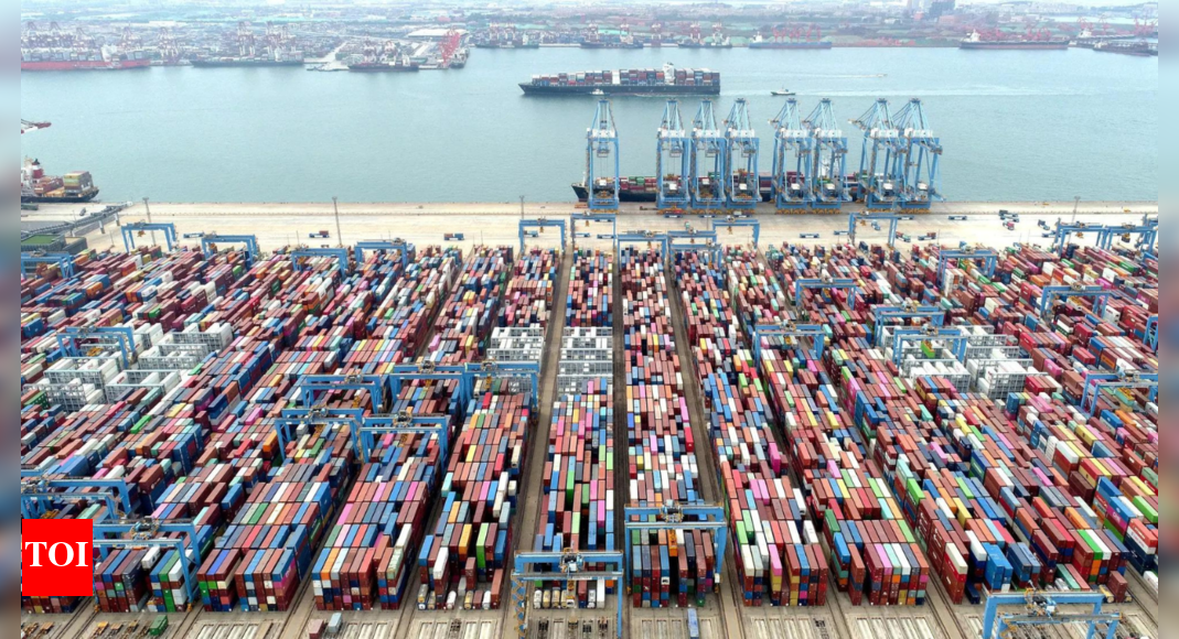 Pakistan: Afghanistan urges Pakistan to release 1,000s of containers ...