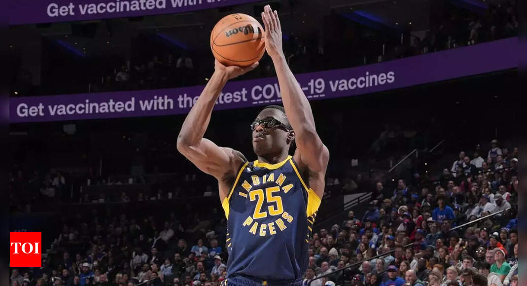 Indiana Pacers' Jalen Smith exits game with head injury, hospitalised ...