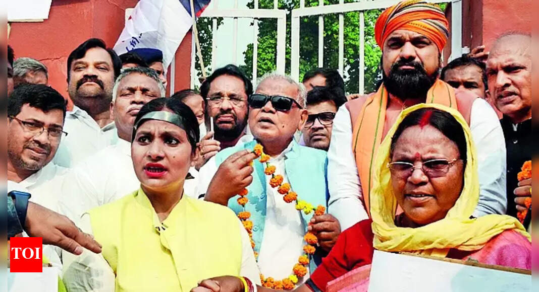 Silent Protest: Manjhi To Stage Silent Protest At Rajghat | Patna News ...