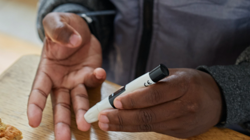 World Diabetes Day: 8 things not to miss while using glucometer ...