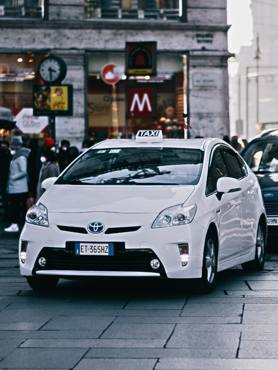 5 Hybrid Cars With Mileage Over 20 kmpl: Toyota Urban Cruiser Hyryder ...
