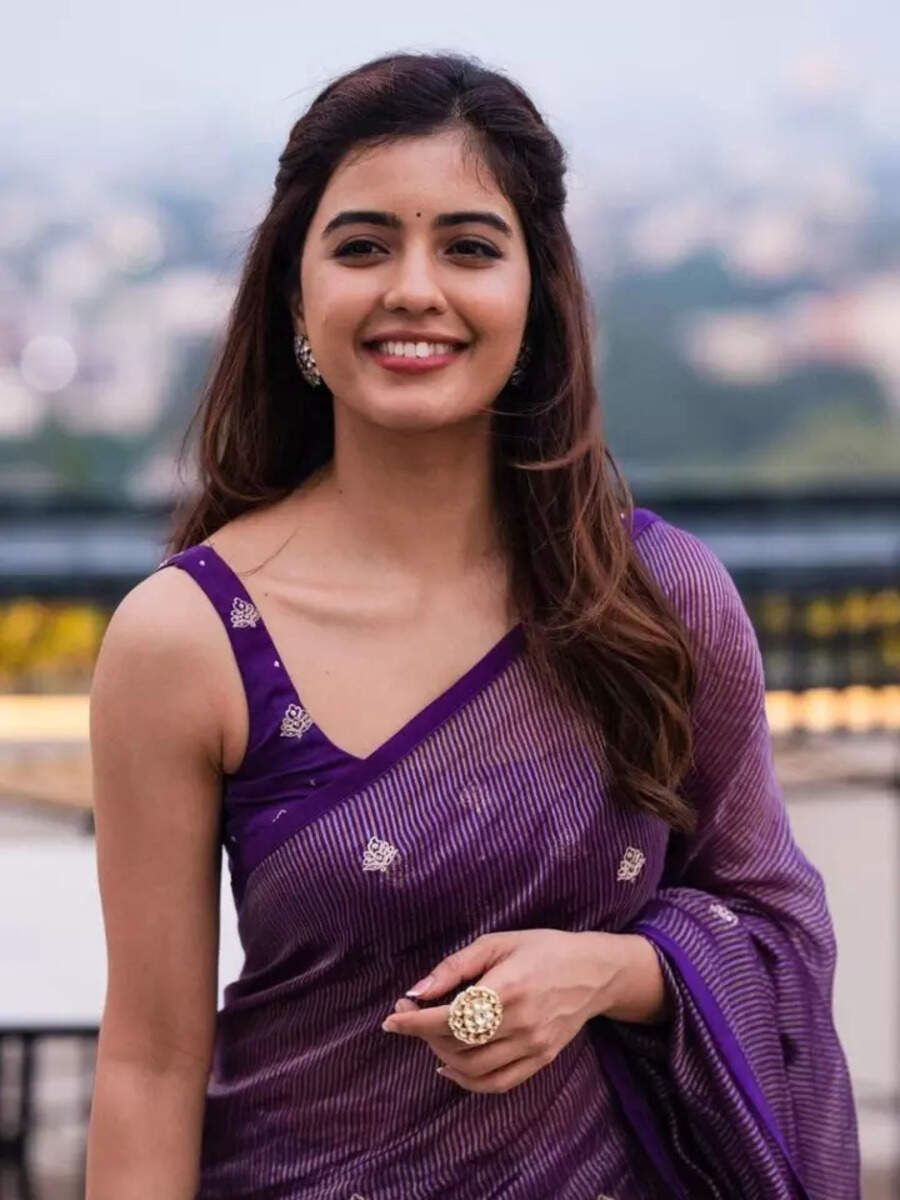 Amritha Aiyer is a vision to behold as she graces the spotlight in ...