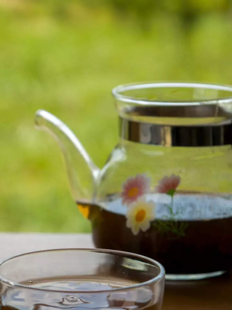 How to make Kashmiri Kahwa Tea and its benefits | Times of India