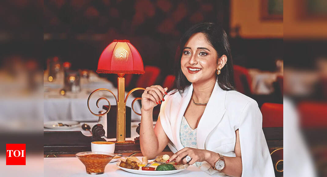 Working with Dev is a dream come true: Soumitrisha Kundu | Bengali Movie News - Times of India