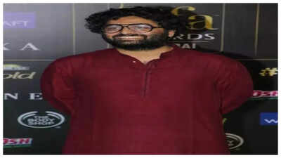 Arijit Singh wows Dubai audiences with 'In Raahon Mein' from 'The ...