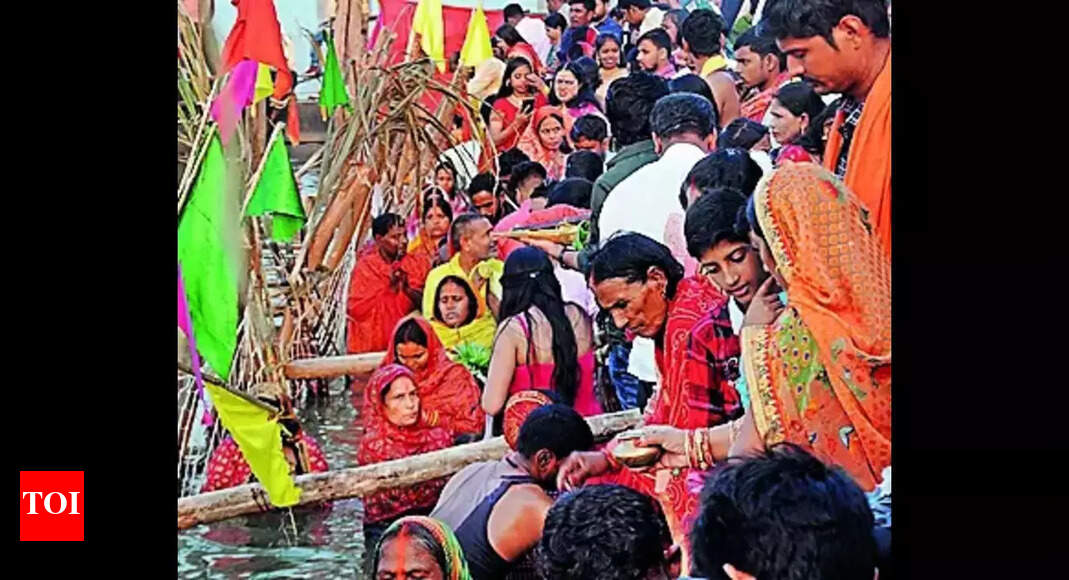 Chhath Festival: Chhath Festival Concludes with Morning Arghya | News ...