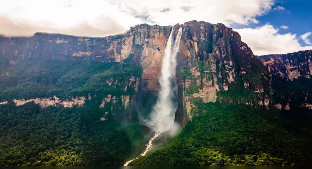 Venezuela's Angel Falls is so tall that you'd have your head swimming ...