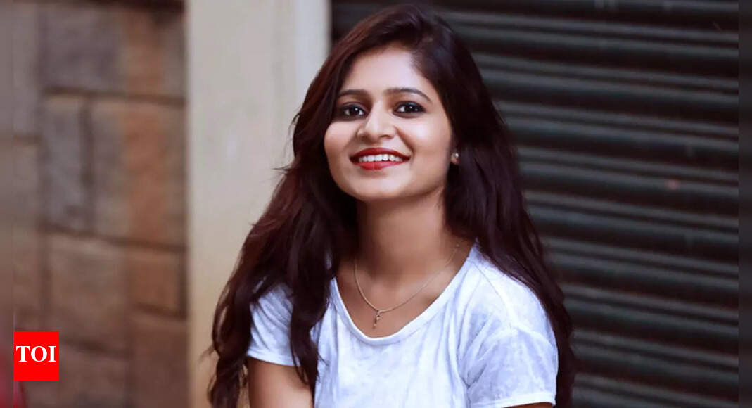 Bigg Boss Kannada OTT fame Akshatha Kuki reunites with parents after ...