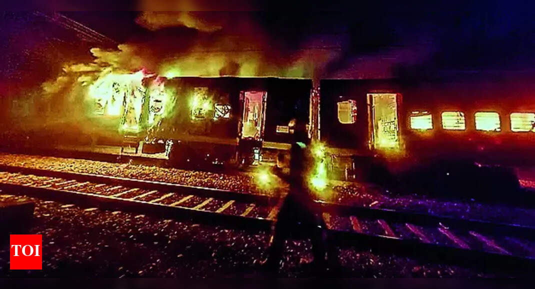 Train Fires: Train fires: Forensic team collects samples from coaches ...