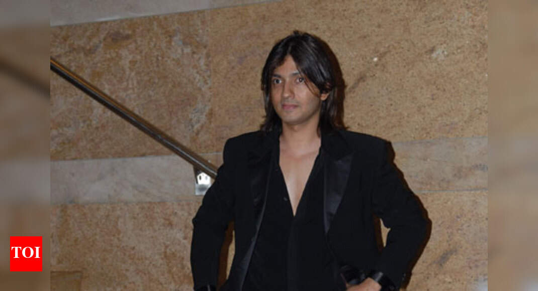 Shirish hits back | Hindi Movie News - Times of India