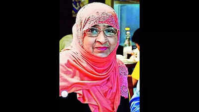 Tanker crushes woman to death in Hazratganj | Lucknow News - Times of India