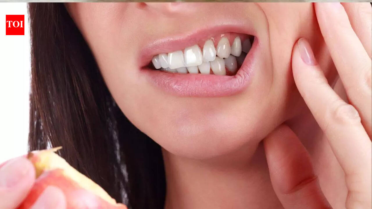 Home Remedies For Toothache: Simple way to fix toothache with kitchen ...