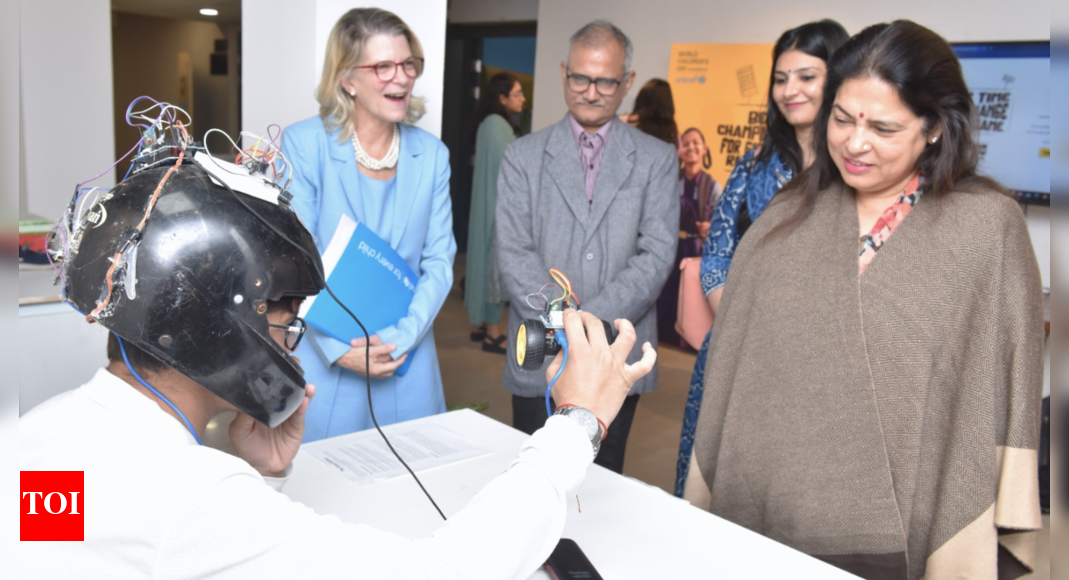 Smart Shoe: Smart’ helmets to shoes: Children showcase innovations for ...