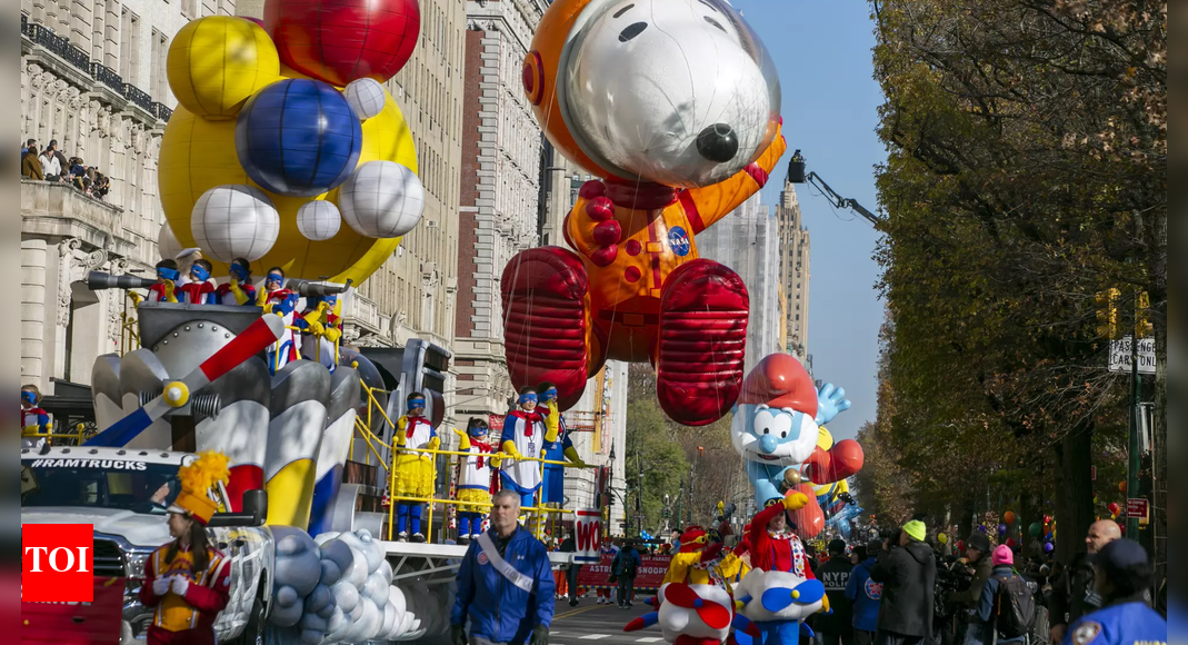 From Snoopy's soar to Cher's serenade: Macy's 97th Thanksgiving parade ...