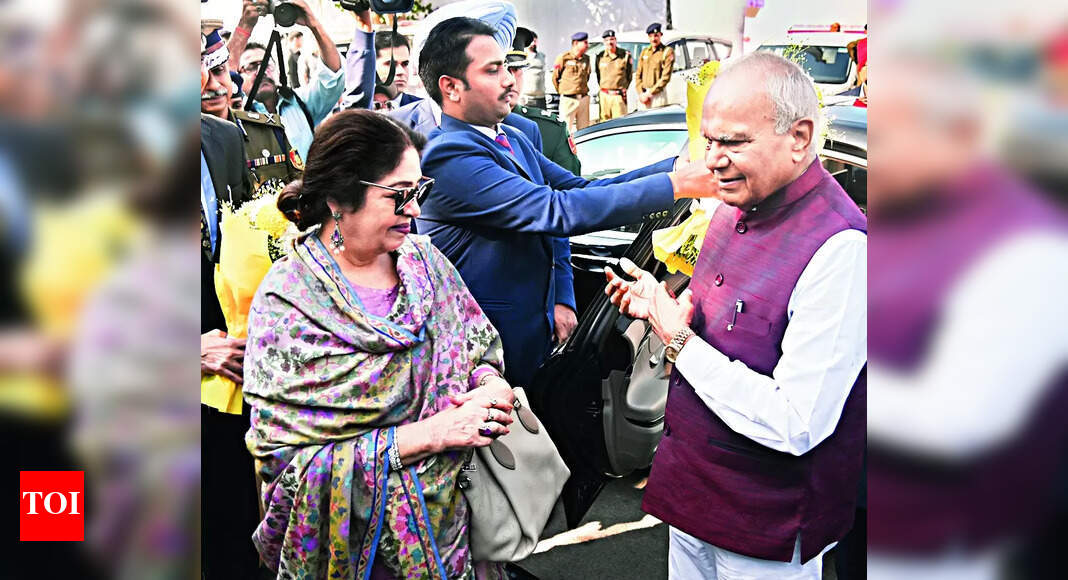 Guv Opens 3-day Carnival, Vintage Cars Steal The Show | Chandigarh News ...
