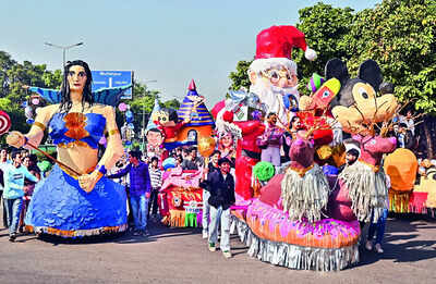 Guv Opens 3-day Carnival, Vintage Cars Steal The Show | Chandigarh News ...