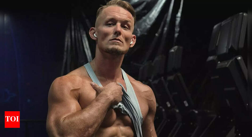 Ludwig Kaiser flaunts physique ahead of WWE SmackDown in Chicago | WWE ...