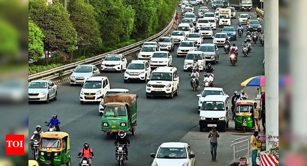 Foot Overbridge: E-way Residents Flag Jaywalking, Signage To Ceo At ...