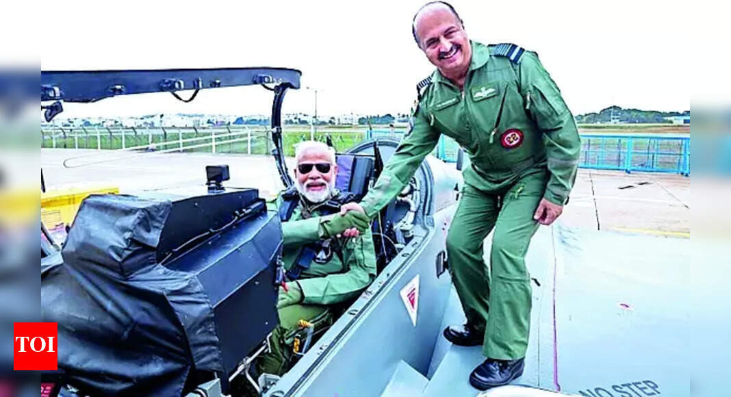 PM Modi becomes first PM to fly in a fighter jet Tejas | Bengaluru News ...