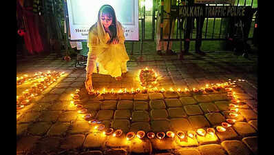 Guru Nanak Birth Anniversary: 554 Diyas Lit To Mark Guru Nanak Birth Anniversary | Kolkata News ...