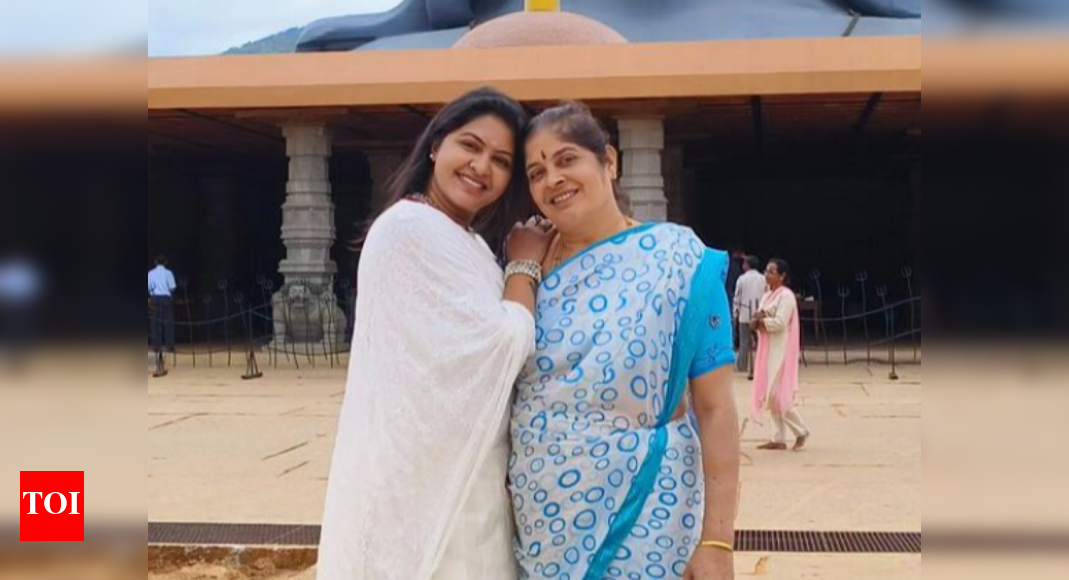 Rachitha Mahalakshmi enjoys a devotional trip with her mother - Times ...