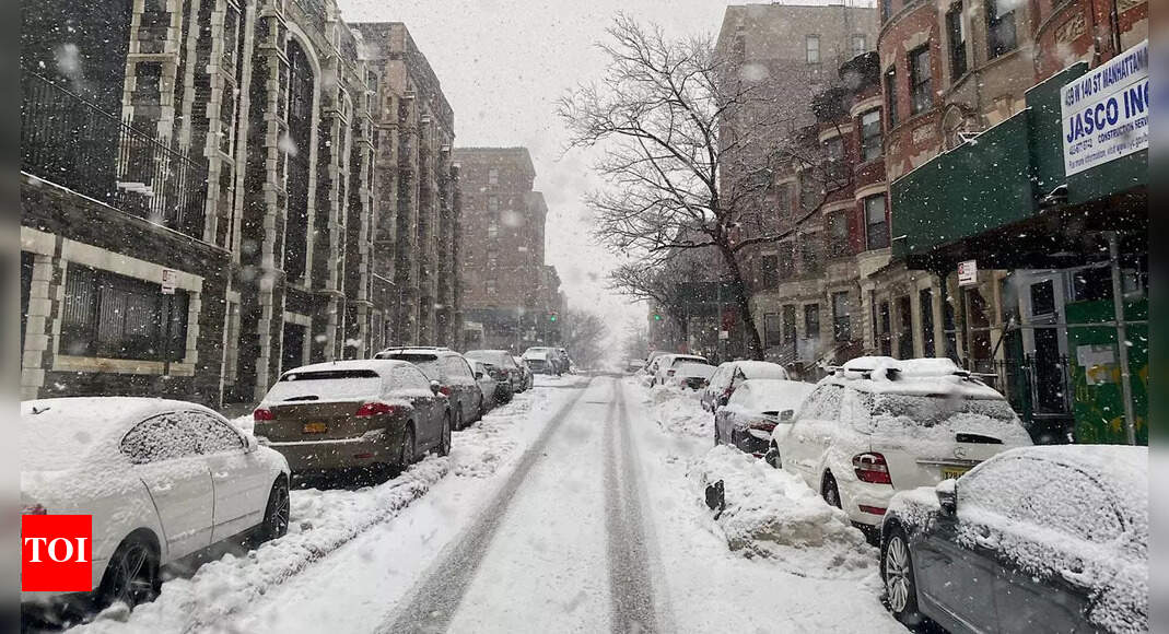 New York: New York braces for season's first major snowstorm: Lake ...