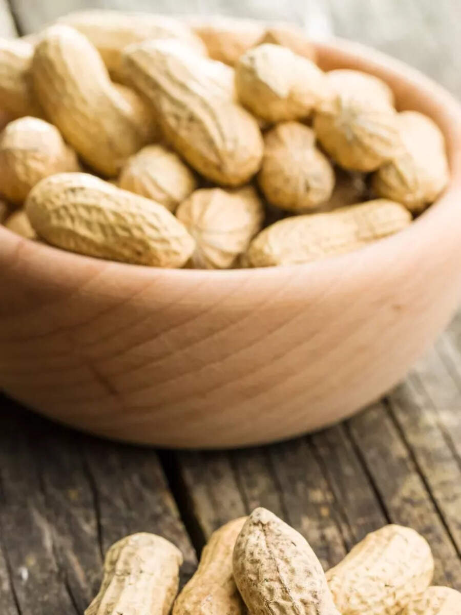 Peanuts Benefits: 12 benefits of eating peanuts in winter | Times of India