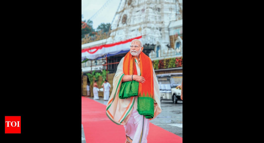 PM Modi: PM Modi’s first road show in Hyderabad attracts massive crowd ...