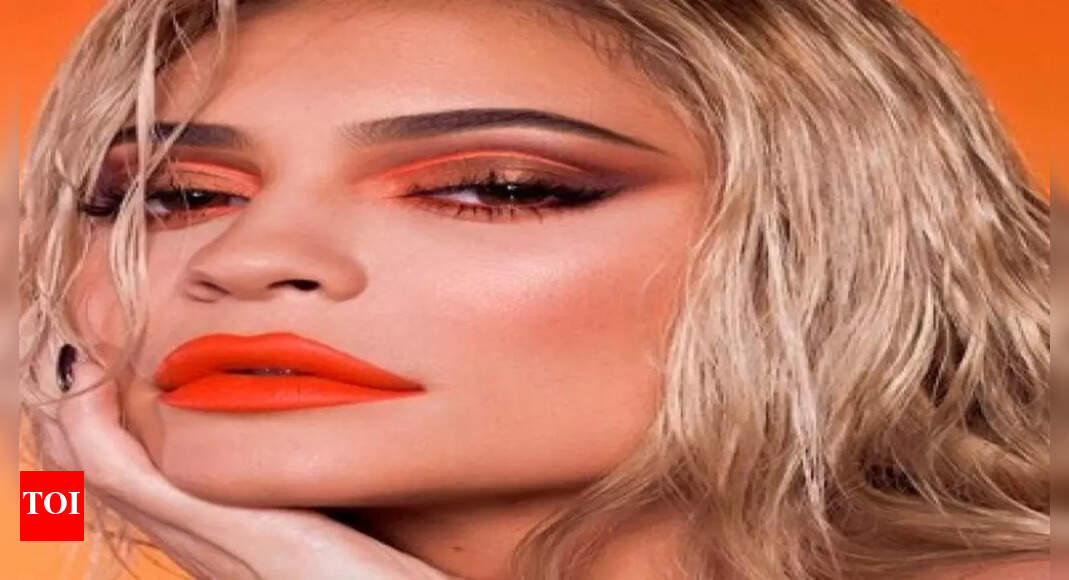 Kylie Jenner Recalls Struggles Of Starting Make Up Line English Movie