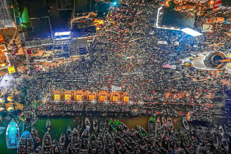 Inspiring photos from this year's Dev Diwali | Times of India Travel