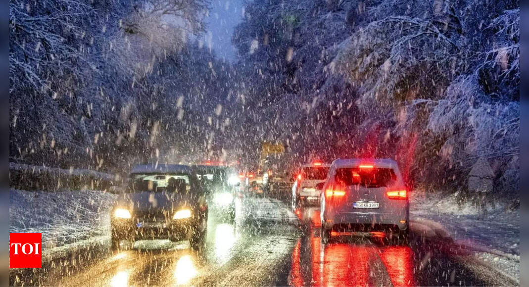 Snowfall: Winter arrives in Northern Europe, with dangerous roads in ...