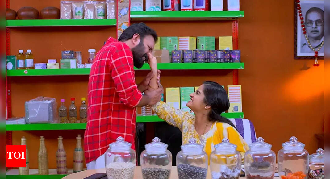 Santhwanam: A cute fight between Shivan and Anjali - Times of India