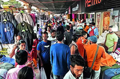 Hawkers: Fall In Line Or Face Pushback: Cops, Civic Officials To ...