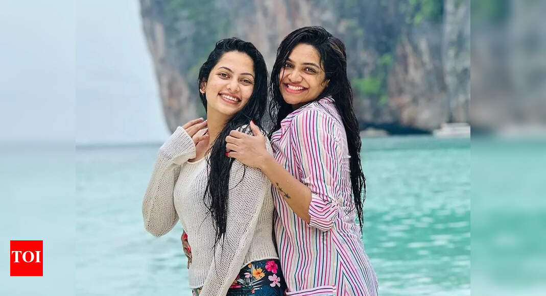 Actress Vaishnavi Naaiyak enjoys a vacation with her friend Madhumitha - The Times of India