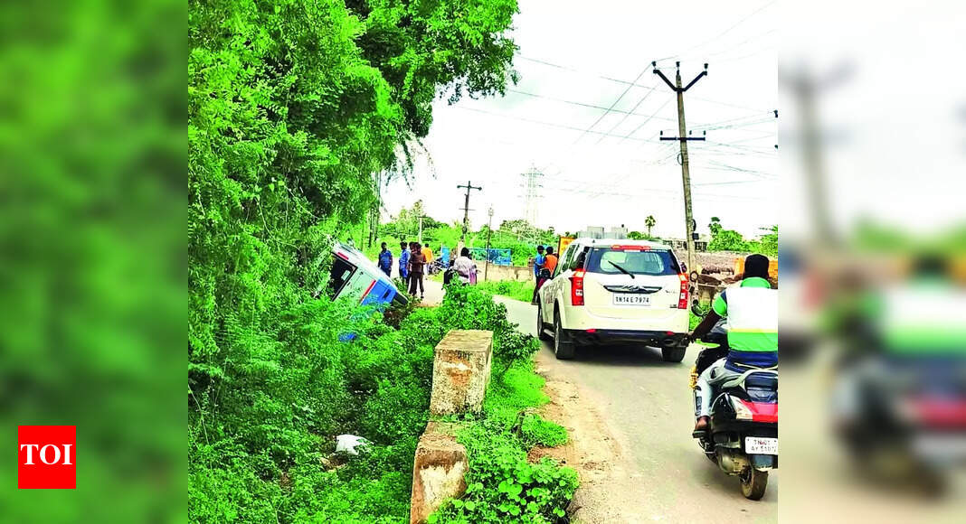 Water-Logged Streets: Water-logged streets of Thalambur drown in ...
