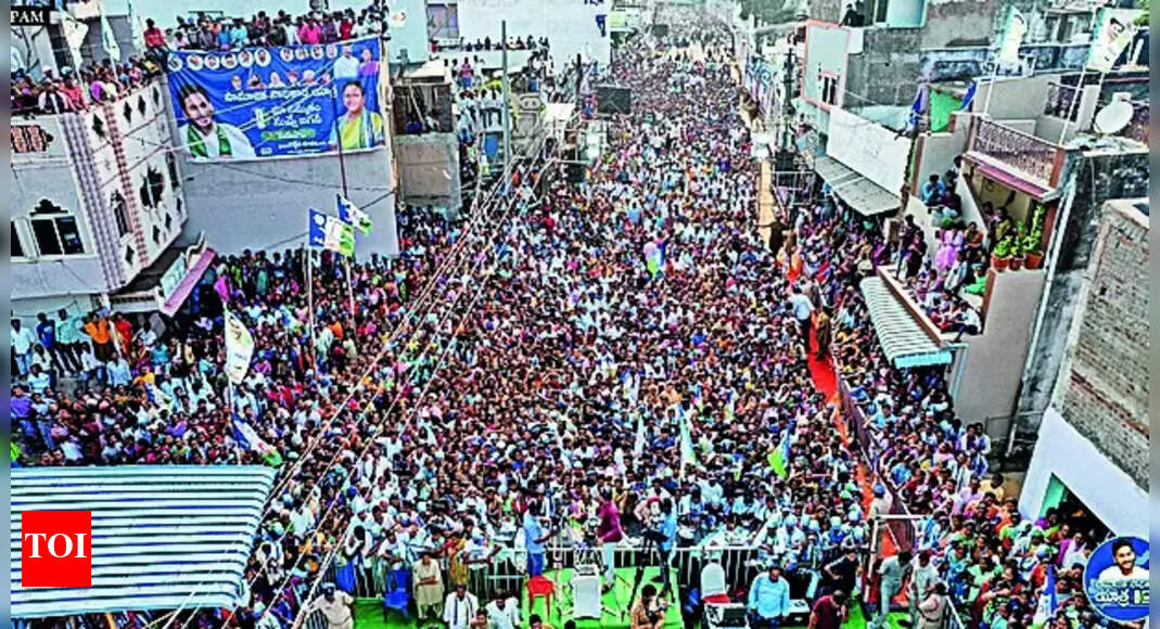 Bus Yatra: Tribal People Throng Meet Venue As Bus Yatra Reaches Kurupam ...