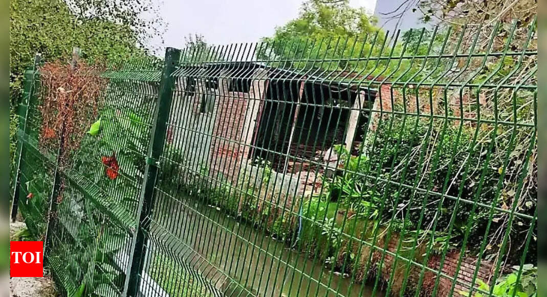 GMDA: Gmda Begins Fencing Open Drains To Avoid Accidents | Gurgaon News ...