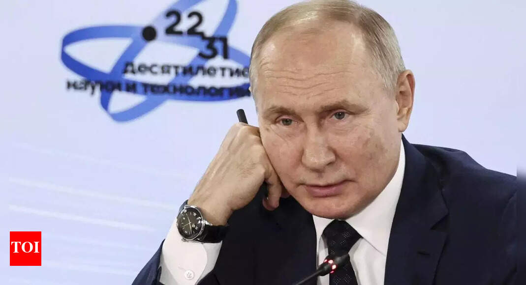 Kremlin says Putin to hold annual news conference, public phone in on ...