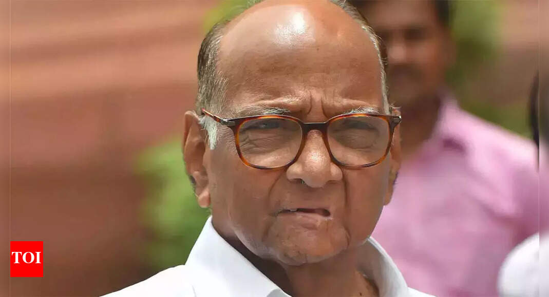 Pawar: 82-year-old Sharad Pawar delivers speech amid rains, rekindles ...